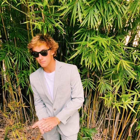 Tyler's Closet (@tyler_eid) | Poshmark